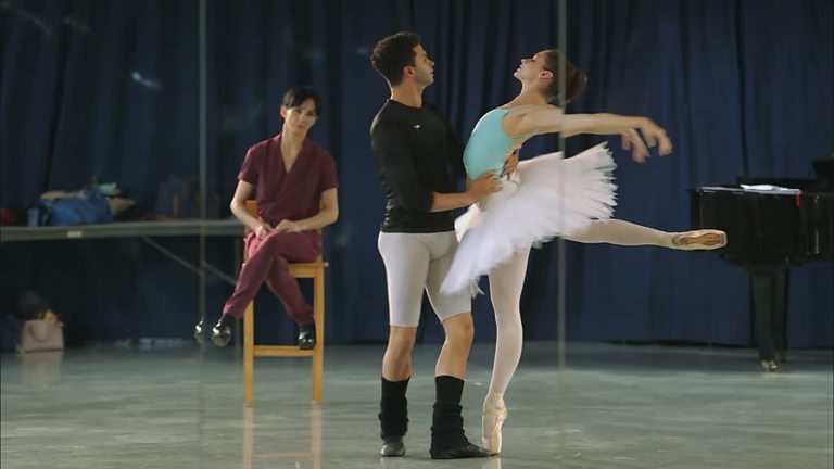 BBC Four - Good Swan, Bad Swan: Dancing Swan Lake