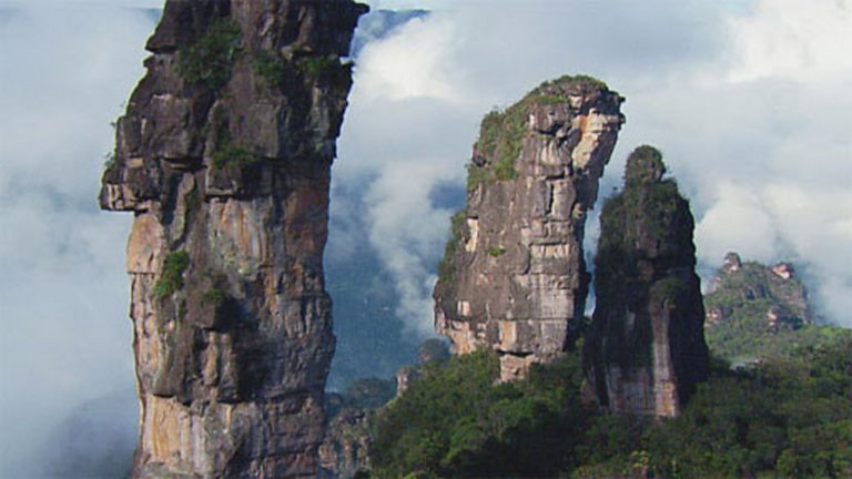 BBC One - Planet Earth, Fresh Water, Iguazu Falls aerials