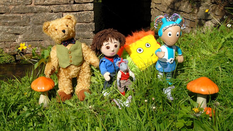 CBeebies Radio - Show Me Show Me, Frogs