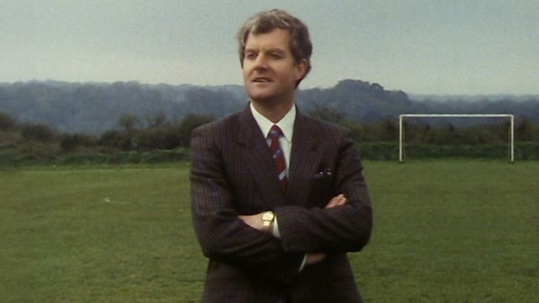 S4C - C'Mon Midffild, Cyfres 2 - Canllaw penodau