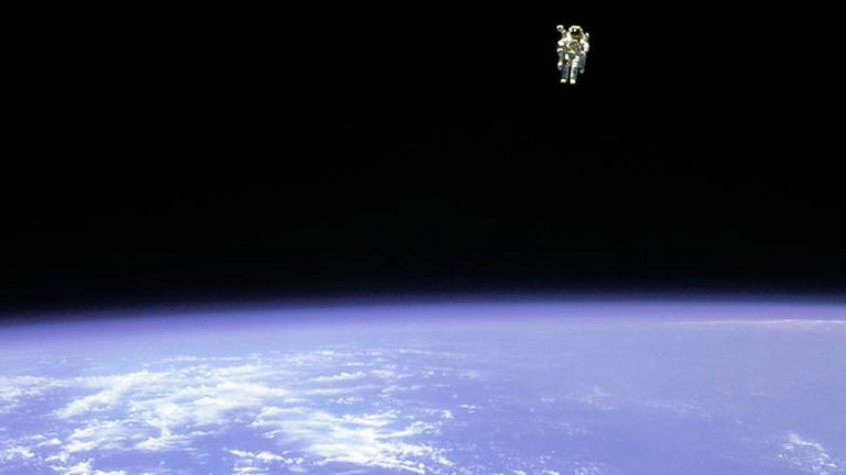 BBC World Service - 13 Minutes Presents: The Space Shuttle, 13 facts ...