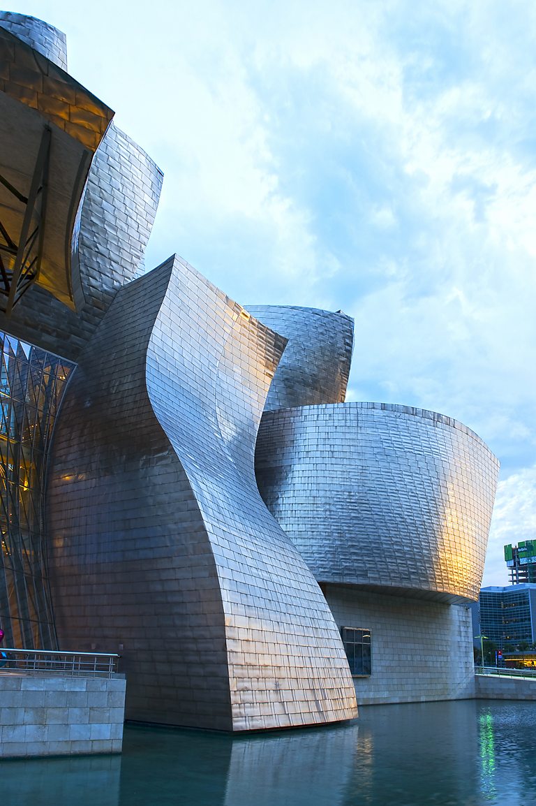 BBC Arts - BBC Arts - The Bilbao effect: How 20 years of Gehry's ...