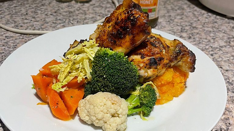 BBC One - Morning Live - Ellis Barrie's Air Fryer Roast Dinner