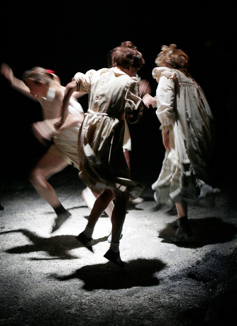 Setting and script notes - Approaching a script - GCSE Drama Revision ...