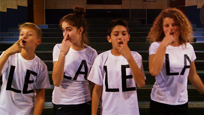 KS2 French: How to introduce yourself - BBC Teach