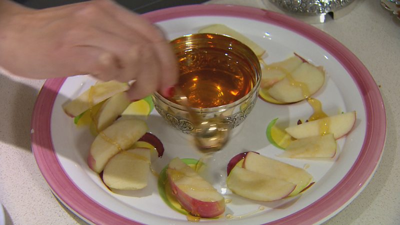 KS2 Religious Studies: Shabbat, the Jewish day of rest - BBC Teach