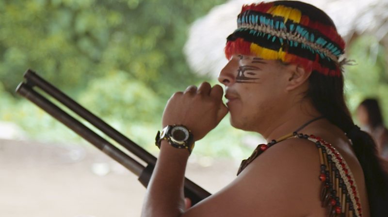 El extraño ritual de los achuar para llamar a la guerra - BBC News Mundo