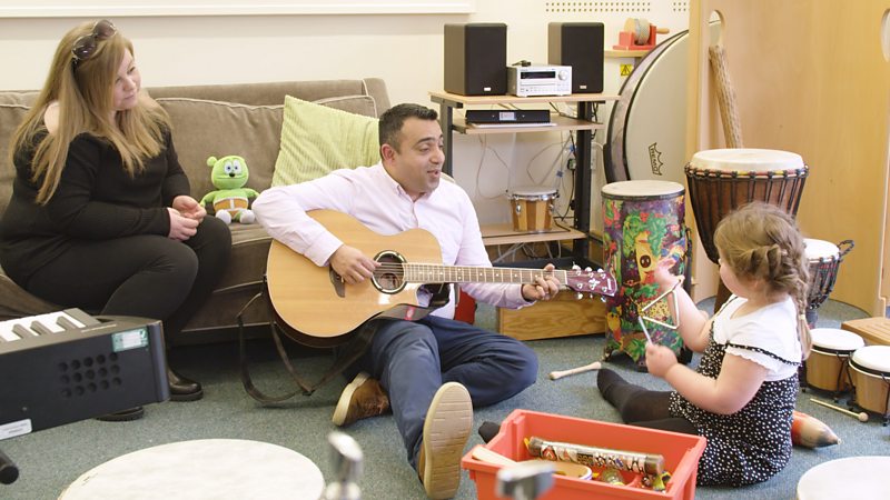 How does music help children's language development? - BBC Tiny Happy ...