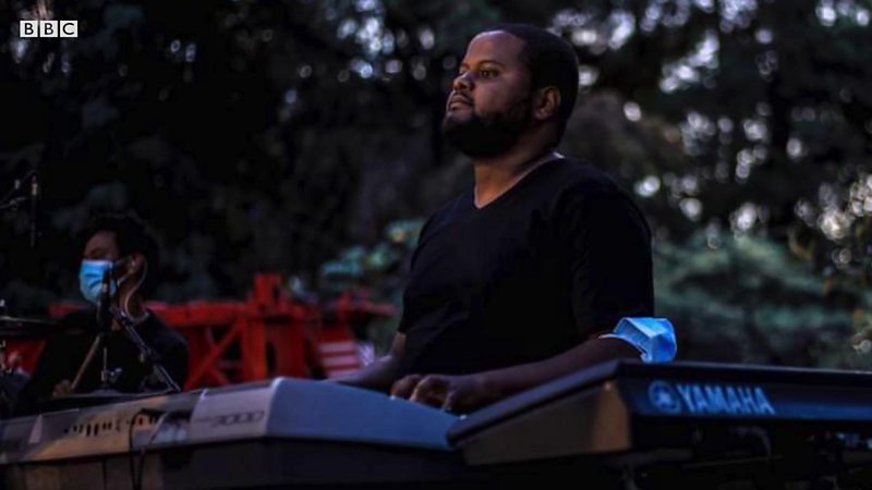 'Faarfannaan muuziqaa biyya keenyaaf gumaacha guddaa godhe' - Ermiyaas ...