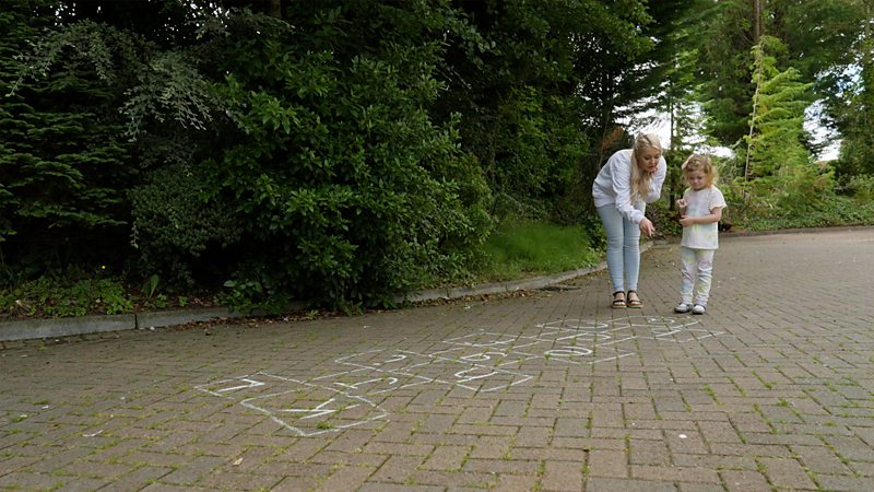 How to play hopscotch: Fun activity for children - BBC Tiny Happy People