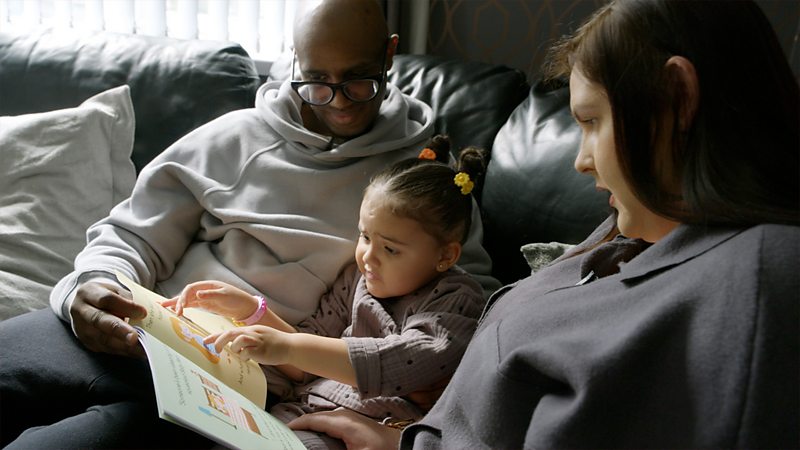 Retelling a story with preschoolers - Activity for 3 year olds - BBC ...