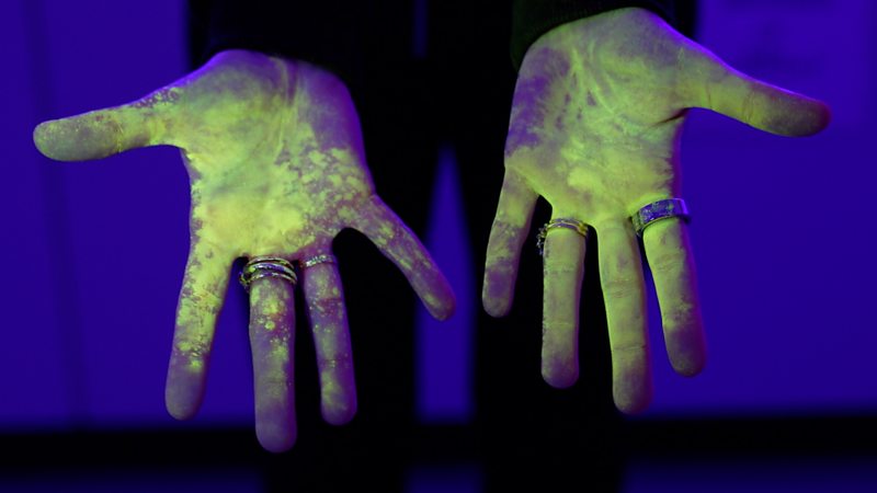 SmartWater: The forensic spray helping keep women safe - BBC News