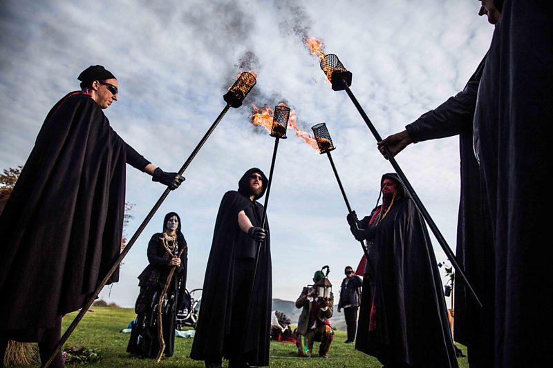 How are witches thought of now? - BBC Bitesize