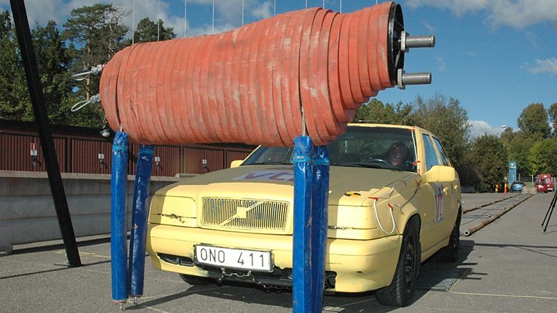 Swedish moose crash-test dummy wins spoof Ig Nobel prize - BBC News