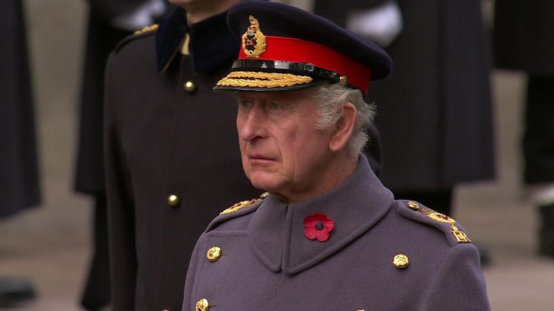 Remembrance Sunday: King leads nation in honouring war dead - BBC News