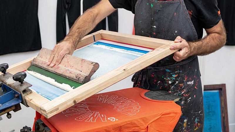 Silkscreen printing process - Printmaking - Edexcel - GCSE Art and ...