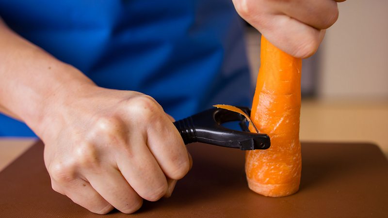 Peeling and grating safely - KS2 - BBC Bitesize