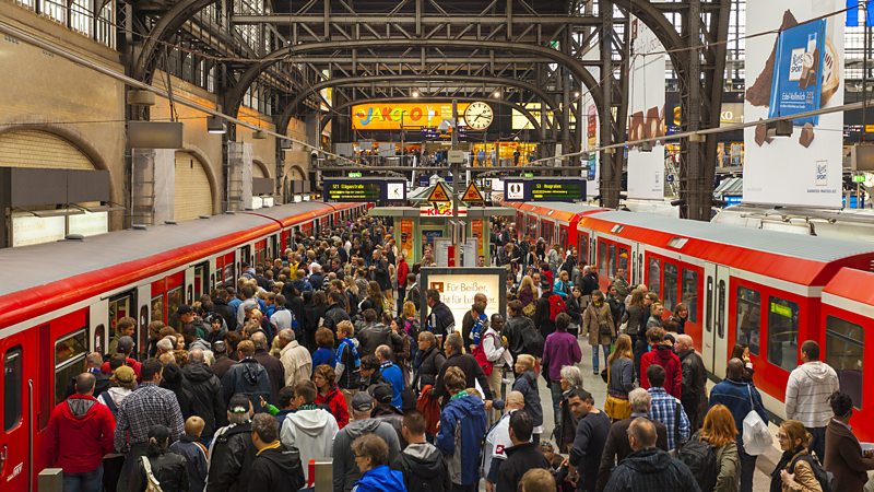 Sensory stories: Let's go out on a train ride - BBC Bitesize