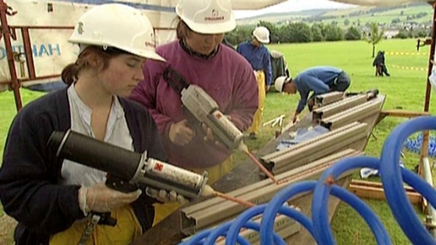 BBC Two - KS1 Science Clips, Sorting with Using Materials - Clips
