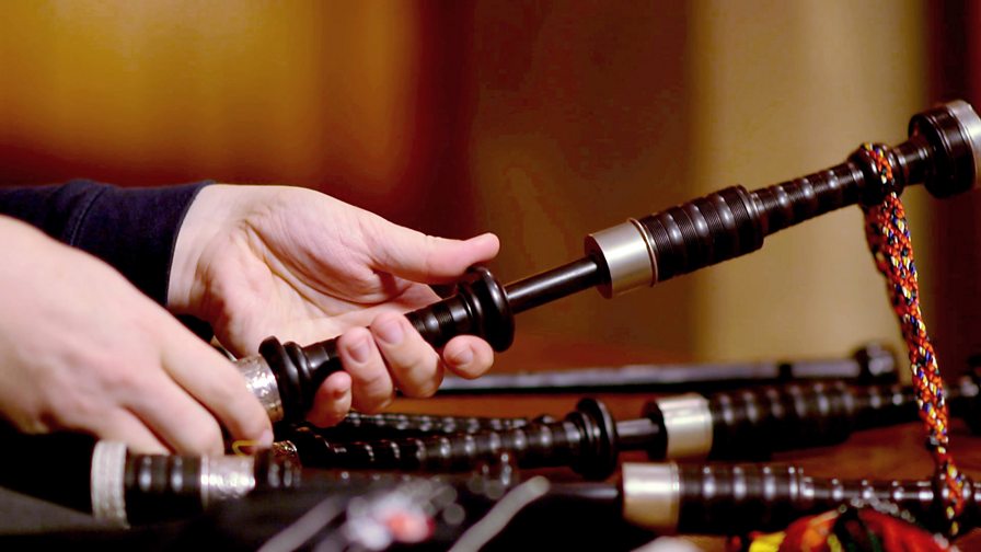BBC Two - Phil Cunningham's Pipe Dream - How bagpipes work