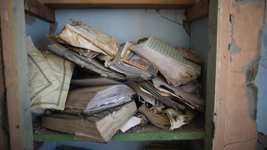 BBC World Service - Outlook, The war zone librarian