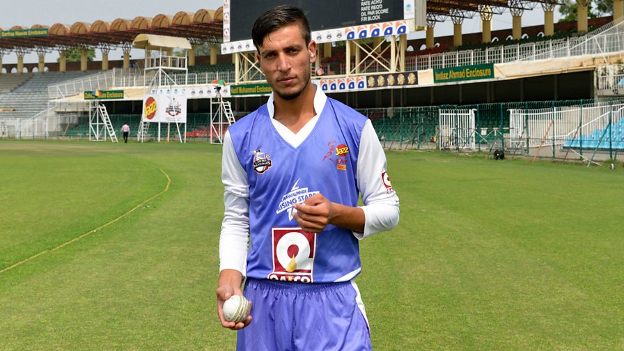BBC World Service - Stumped, The ambidextrous fast bowler of Pakistan