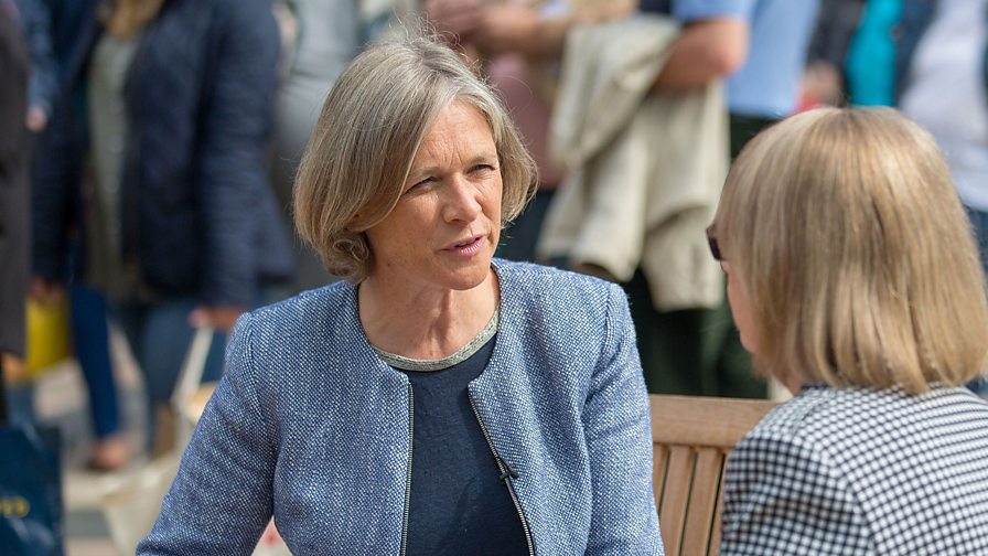 BBC One - Antiques Roadshow - Lisa Lloyd