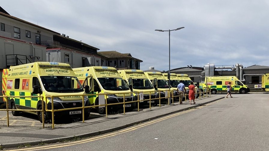 BBC Radio Cornwall - Julie Skentelbery, 15/07/2022, Kate Werran