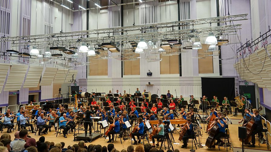 BBC - BBC Philharmonic, The Gingerbread Man Song