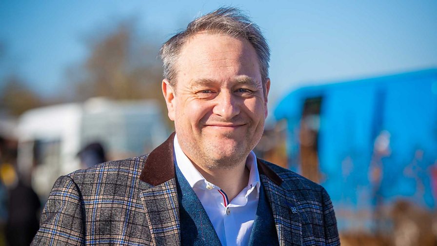 BBC One - Bargain Hunt - Mark Stacey