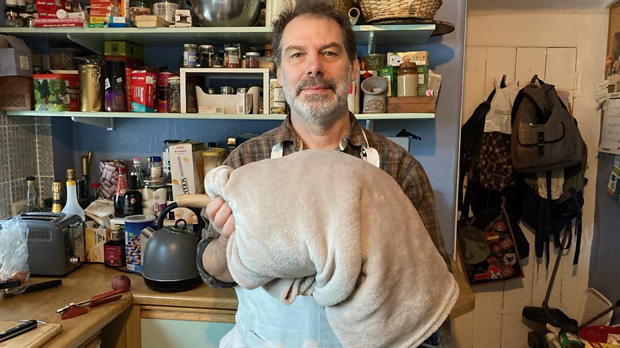 BBC Radio Humberside - Kofi Smiles, 04/10/2022, Hull playwright Gill ...