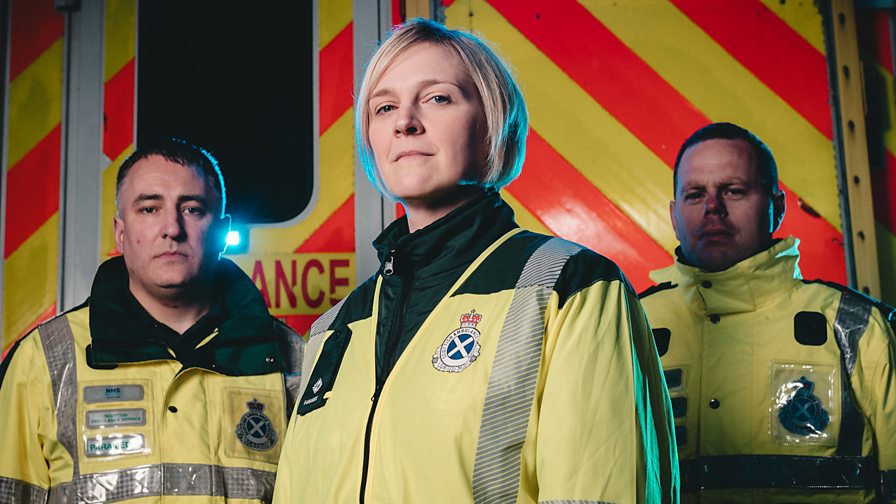 BBC Scotland - Paramedics on Scene