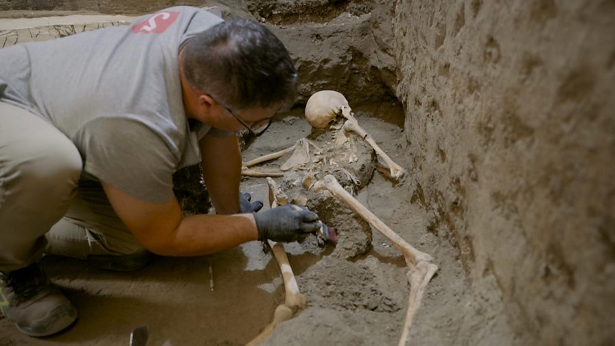 BBC Two - Pompeii: The New Dig, House of Treasures