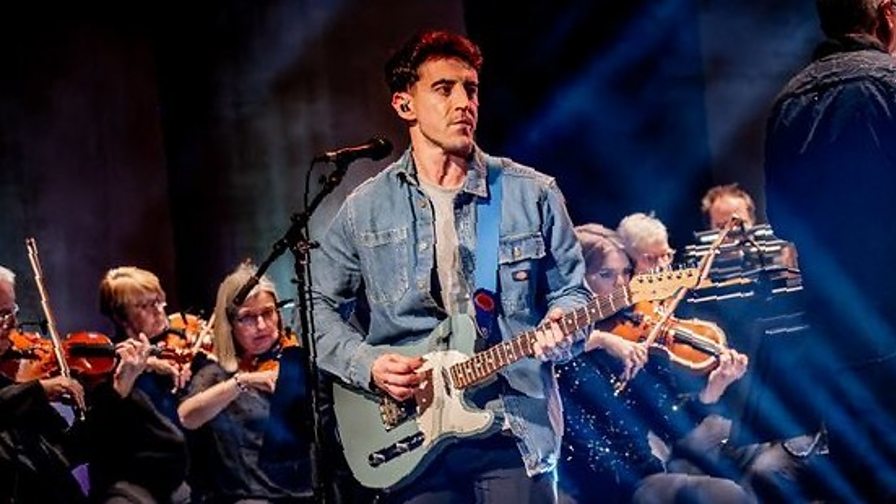 BBC Radio Cymru - Y Gerddorfa, BBC Bangor yn 90, BBC Bangor yn 90: "Mae ...