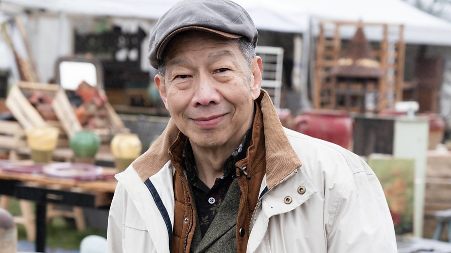 BBC One - Bargain Hunt - Tim Weeks