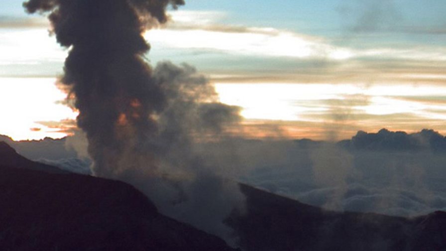 BBC Two - Volcano Live - Live volcano webcams