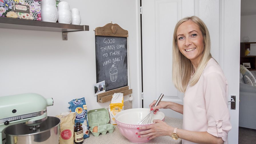 BBC Arts - Get Creative - Wedding cake is a superhero in disguise