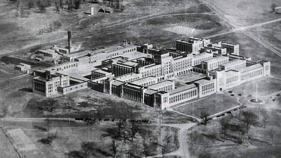 BBC Radio 3 - Sunday Feature, Hitting the High Notes - I grew up on a ...