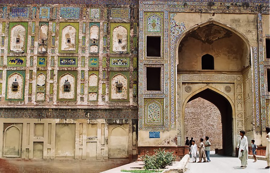 BBC - The greatest wall you've never heard of: Mesmerising mosaics ...