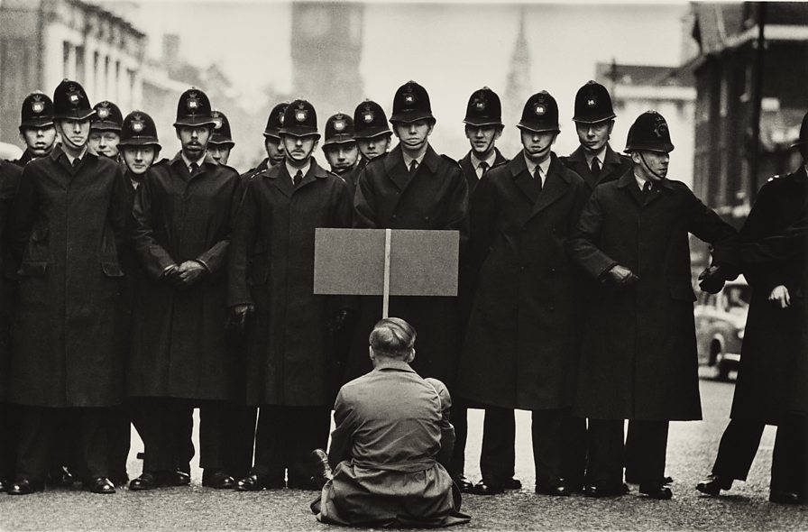 BBC Arts - BBC Arts - War and peace: The compassionate photography of ...