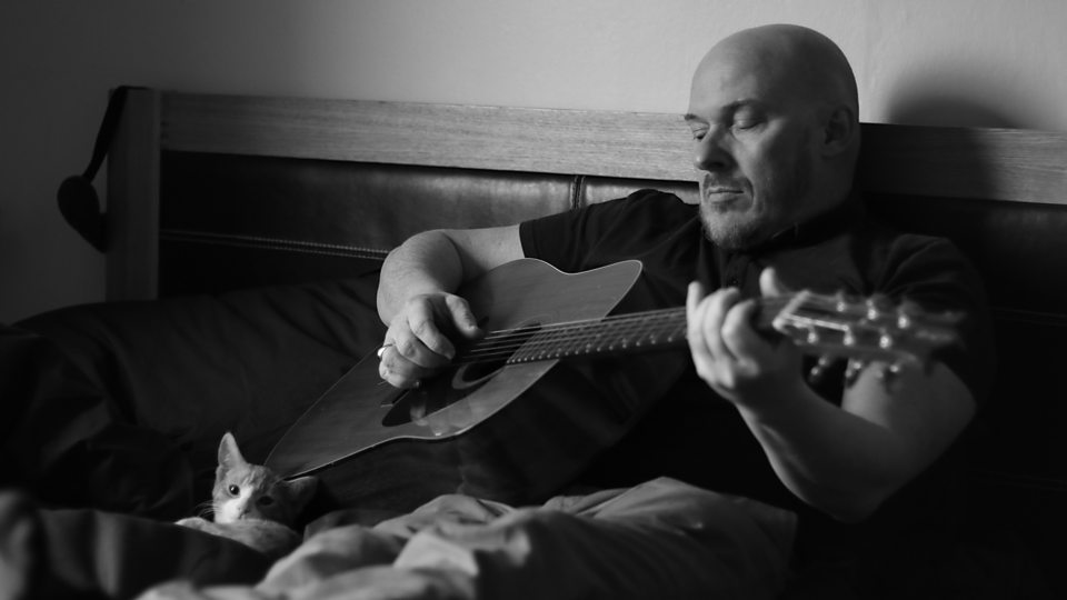 Simon Wells - New Songs, Playlists & Latest News - BBC Music