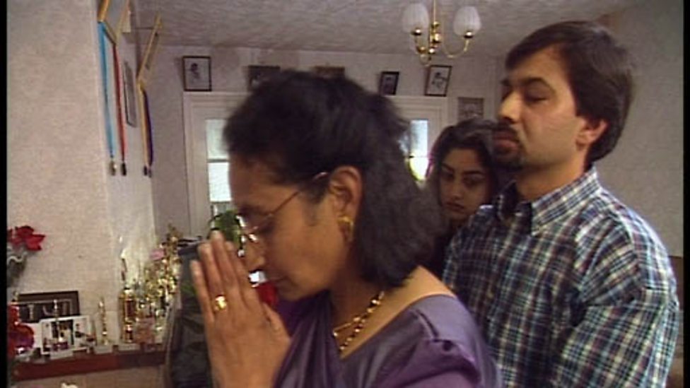 BBC Two - Belief File, Hinduism: Family, Death in Hinduism
