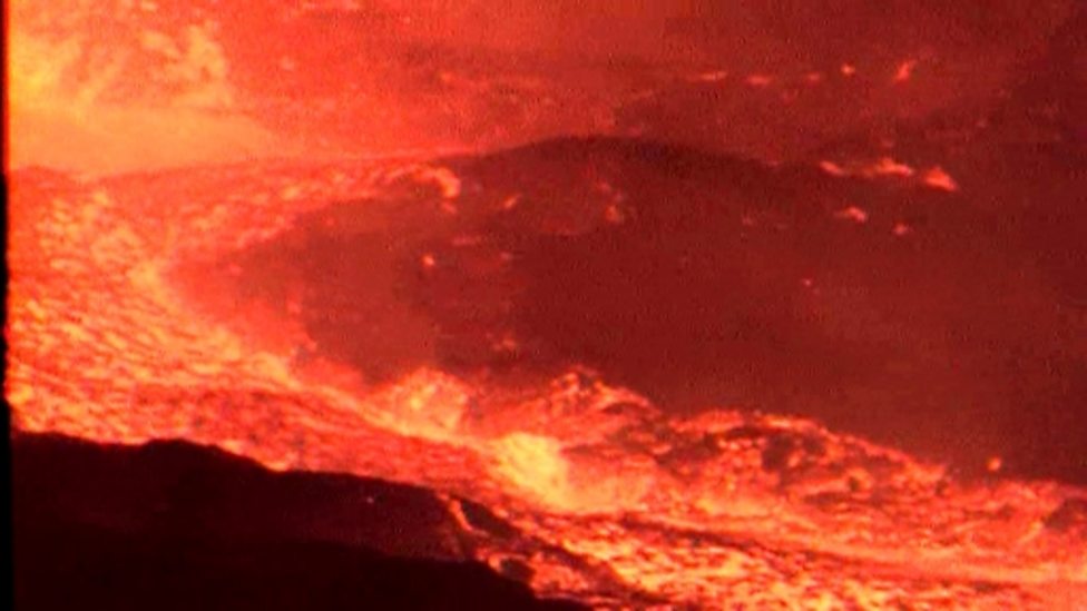 BBC Two - Science Clips, Solids and Liquids, Molten rock