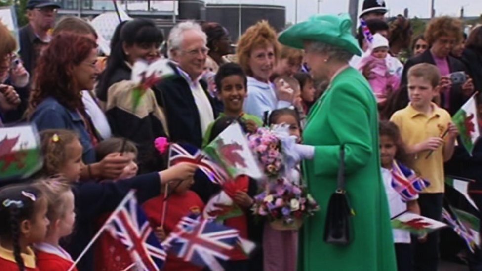 BBC One - BBC Wales Today, The Queen at St Mary's Church and Mount ...