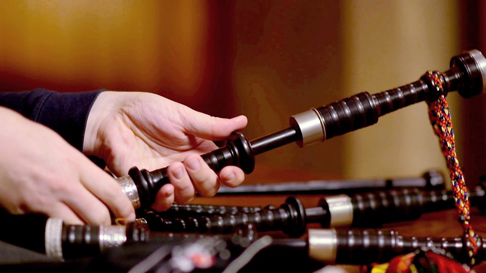 BBC Two - Phil Cunningham's Pipe Dream - How bagpipes work