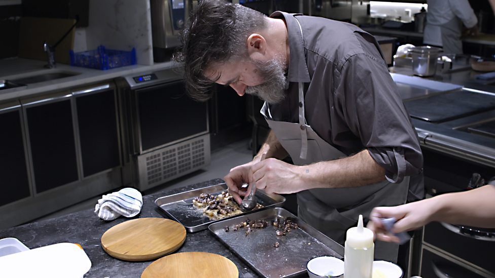 BBC News - The Travel Show - Nuno Mendes: Shining light on his city's ...