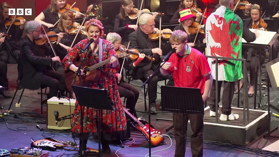 BBC Radio Cymru - Gig y Wal Goch, 19/11/2022, Safwn yn y Bwlch - Gig y ...