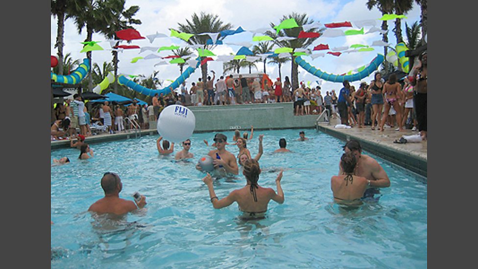 BBC Radio 1 - Pete Tong, Pete's Pool Party, Miami WMC 2007 - The Radio ...