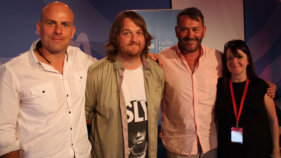 BBC Radio Cymru - Tudur Owen, Y Babell Lên - Eisteddfod Sir Gâr - Aled ...