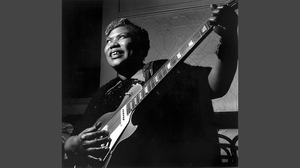 BBC - Terry Cryer's Photographs - Sister Rosetta Tharpe